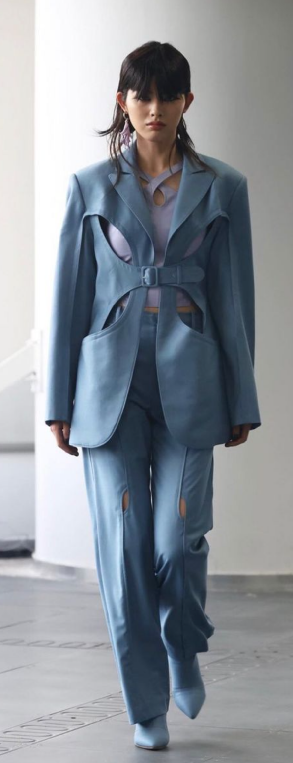 The Dramatic Style Archetype: Commanding Wisdom - flourishstyling.co